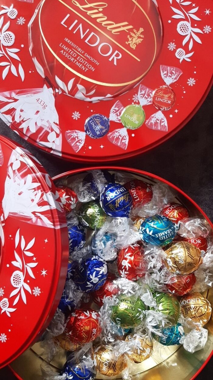 Lindt Lindor Mixed Chocolate Truffle Chocolate Can 900g in two boxes ...
